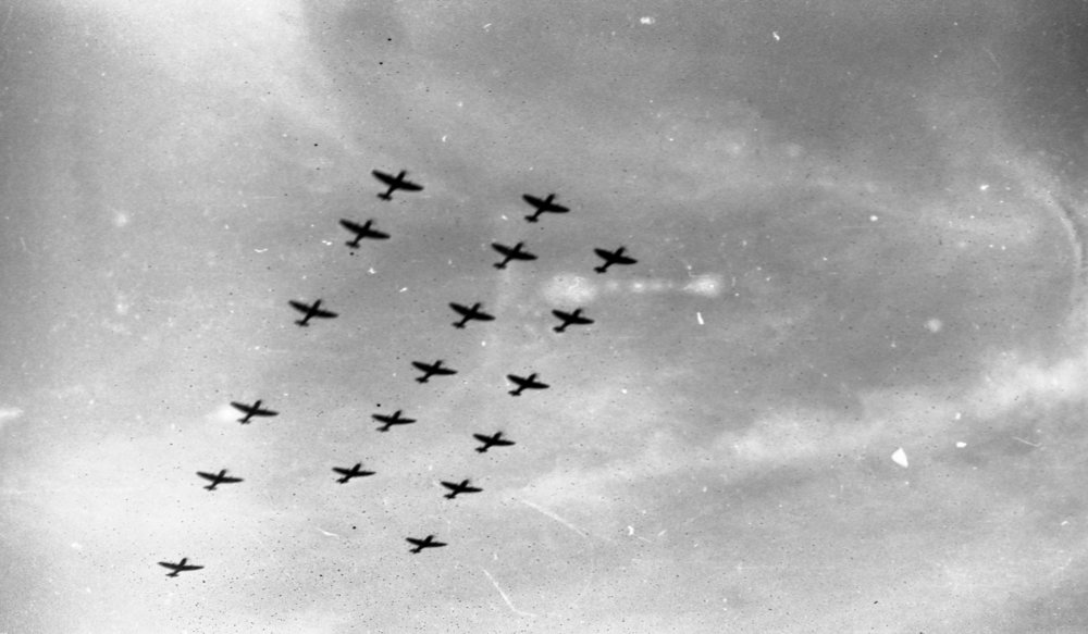 An airborne fighter squadron in formation, 1945 | Coffs Collections